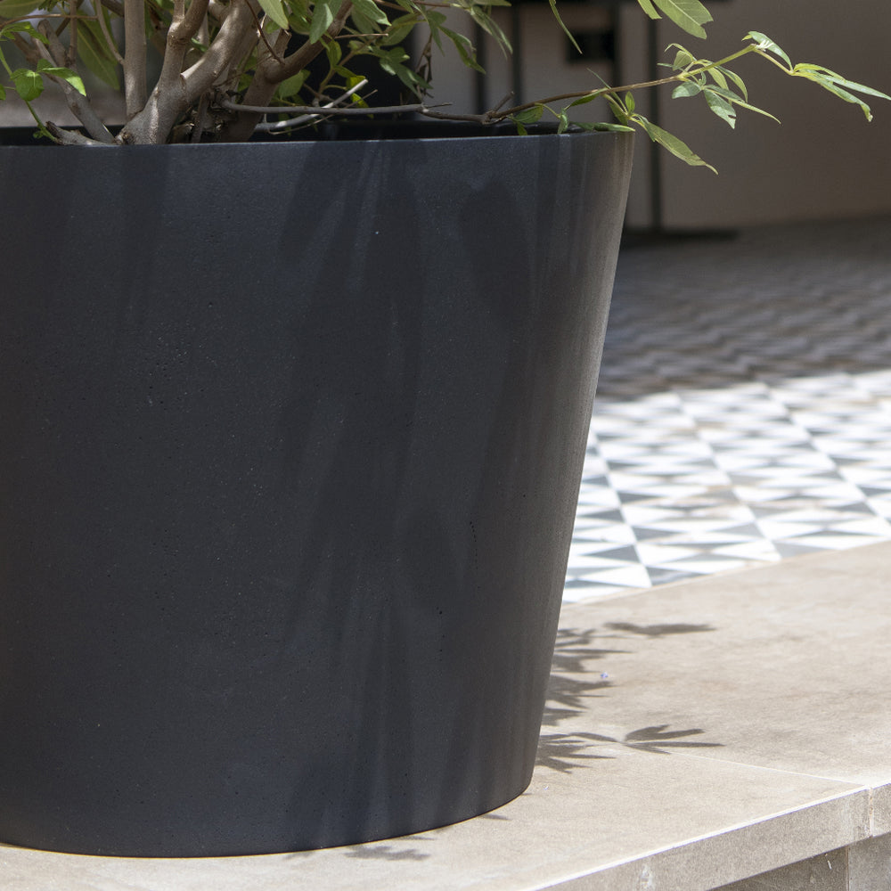 Bucket Natural Planter - Black - Quality Planters | Hortology - HORTOLOGY