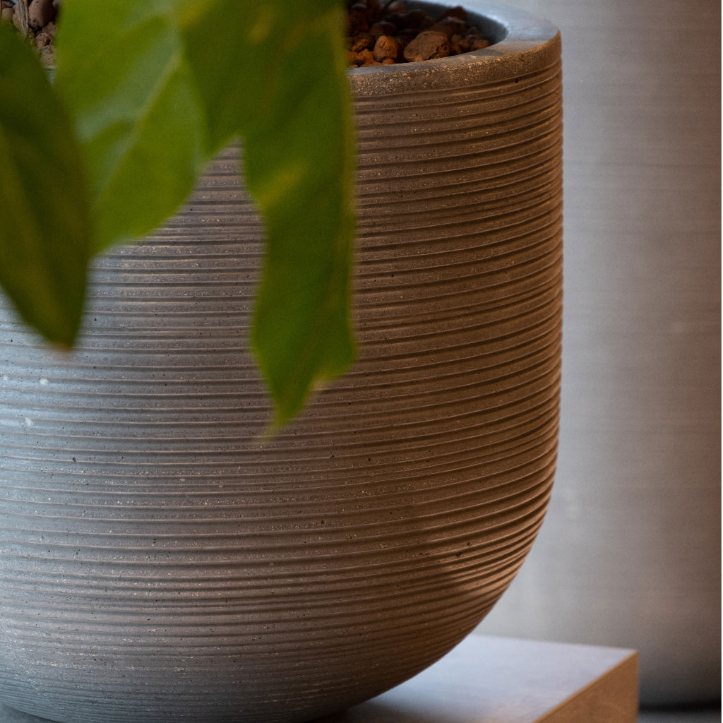 Cody Ridged Plant Pot - Dark Grey - Quality Plant Pots | Hortology ...